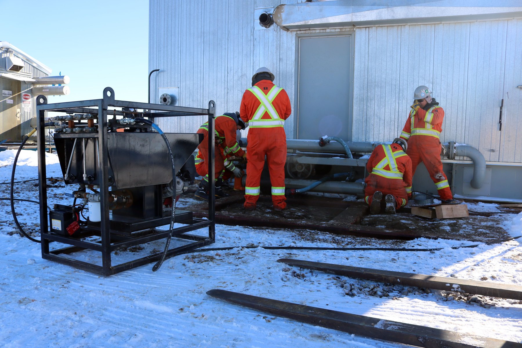 Jack & Roll / Specialized Rigging - Revolution Crane & Transport