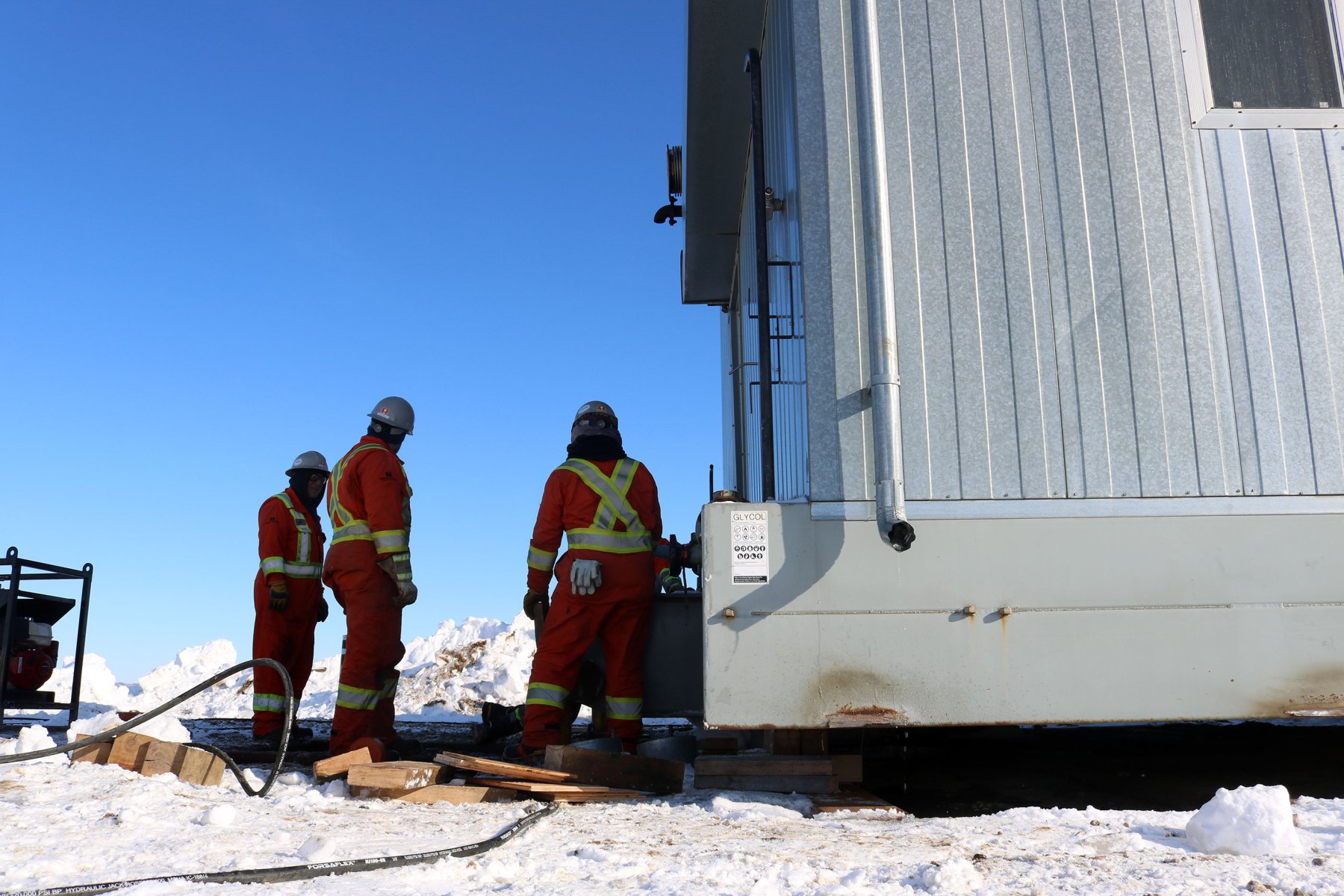 Jack & Roll / Specialized Rigging - Revolution Crane & Transport