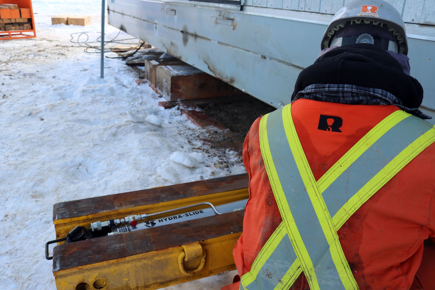 Jack & Roll / Specialized Rigging - Revolution Crane & Transport